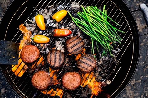 Sommerzeit ist Grillzeit Tipps für den perfekten Burger