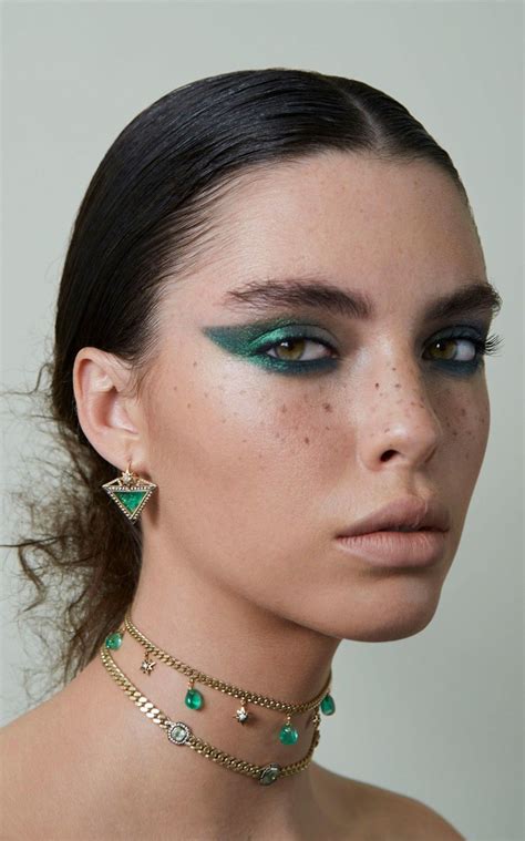 Venyx X Muzo 18K Yellow Gold And Muzo Emerald Necklace Maquiagem
