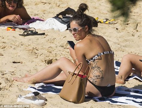 Neighbours Star Olympia Valance Flaunts Her Curves In A Cheeky Bikini