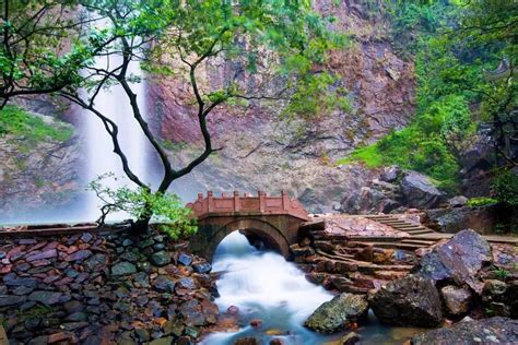 青田旅游飞瀑后暗藏一抹沉香带你线上打卡石门洞景区 热点 丽水在线 丽水本地视频新闻综合门户网站