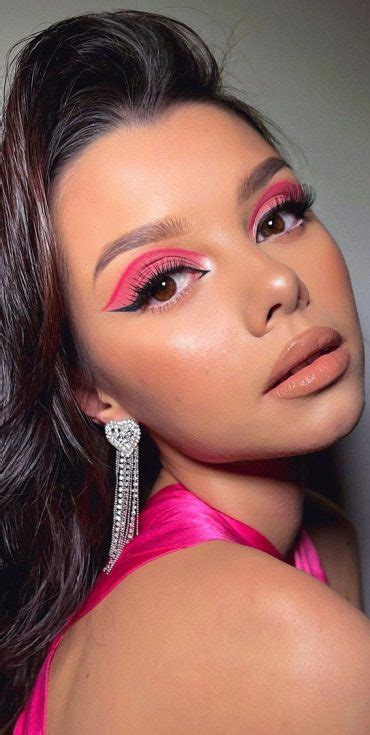 50 Gorgeous Makeup Trends To Try In 2022 Dark Pink Eyeshadow I Take