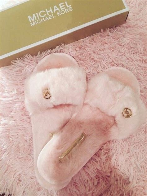 Pin By R On F Slides Shoes Shoe Boots Handbags