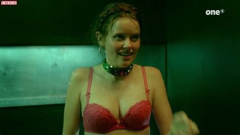 Naked Imogen King In Clique