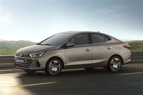 Hyundai HB20 2023 sedã chega às lojas maior e a partir de R 85 890