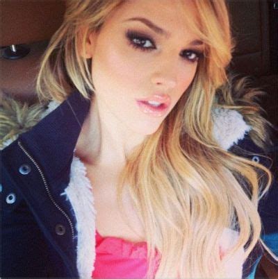 Acasă Eiza Gonzalez si Liam Hemworth au fost surprinsi intr o