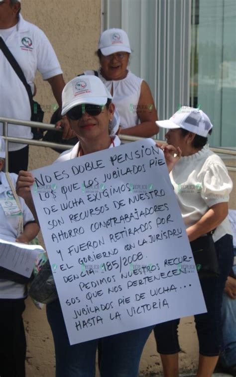 Se Manifiestan Jubilados Del Imss En Canc N Para Exigir Pago De