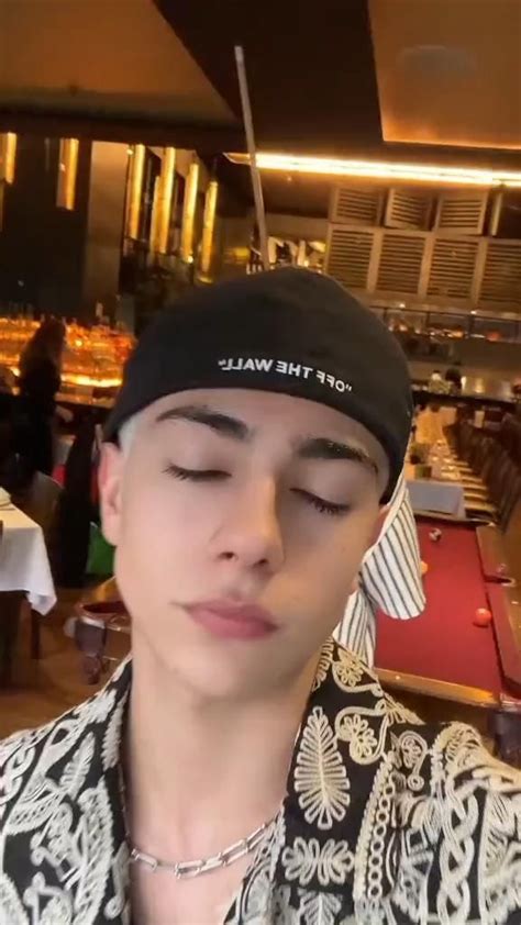Pin by 𝙱𝟺𝙳 ᐟ on Guardado rápido in 2024