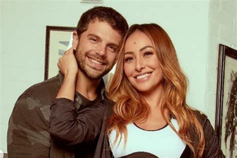 Famosos mostram apoio à Sabrina Sato após anúncio do fim de casamento