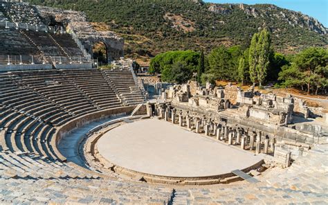 Gladiators And Spectacles The Amphitheater Of Ephesus Ephesus