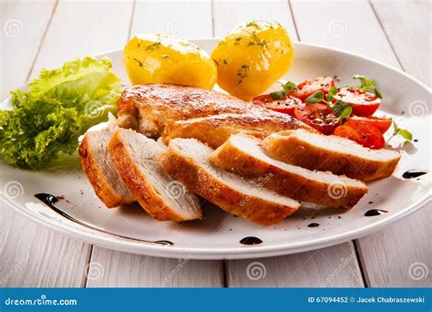 Pecho De Pollo Asado A La Parilla Foto De Archivo Imagen De Pechos