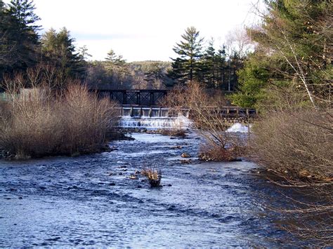 Lochmere Dam WEIRS BEACH WHERE LAKE WINNIPESAUKEE BEGINS