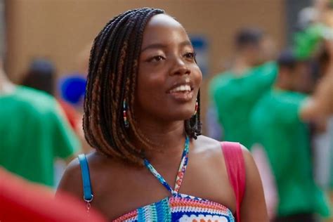 Clara Moneke a futura protagonista que você precisa conhecer