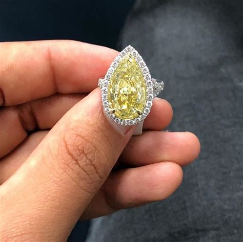 Stunning Pear Shaped Diamond Engagement Rings The Glossychic