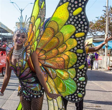 Una tradición que brilló con la fantasía del Carnaval en la Gran Parada