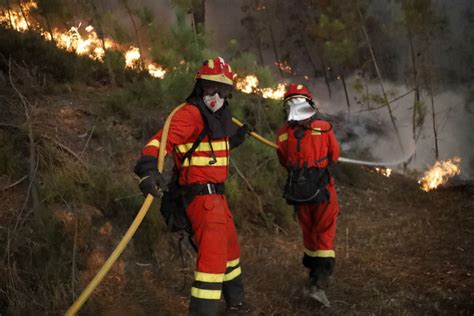 La CE moviliza a 120 bomberos españoles en los incendios lusos