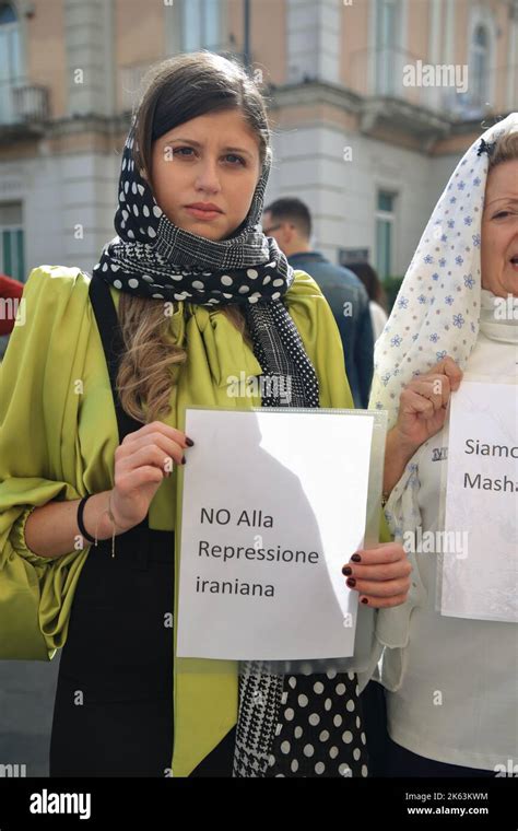Groupe de femmes protestant contre la répression du régime iranien