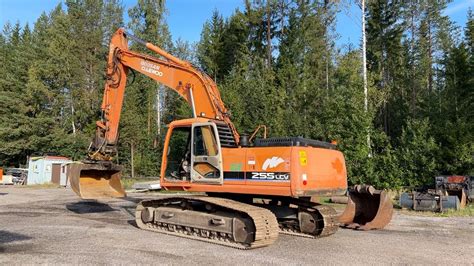K P Gr Vmaskin Doosan Lcv Med Redskap P Klaravik Youtube