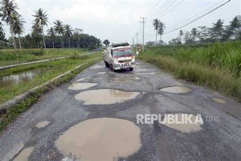 Duh Jalan Di Lampung Selatan Juga Rusak Parah Republika Online