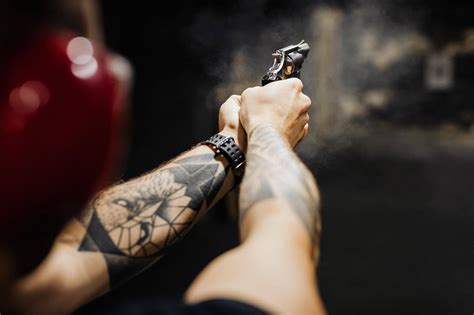 Onda de tiroteios Estados Unidos têm mais armas que pessoas veja