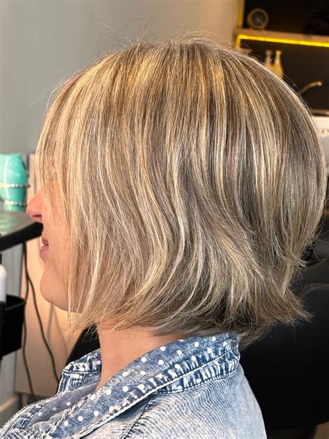 Mechas bicolor y corte a navaja Tupelu Peluquería Ainsa Sobrarbe