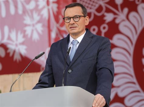 Morawiecki o KPO Nie poddamy się dyktatowi Pierwsze projekty już