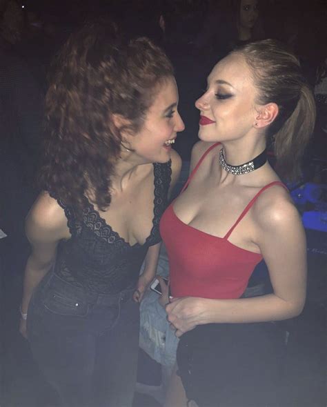 Maria Pedrazza E Éster Expósito Ester Exposito María Pedraza Celebs