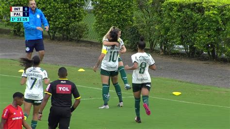Gol do Palmeiras De pênalti Bia Zaneratto abre o placar aos 20 do 1º