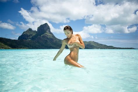 Alexis Ren Nude Sexy 11 Photos TheFappening