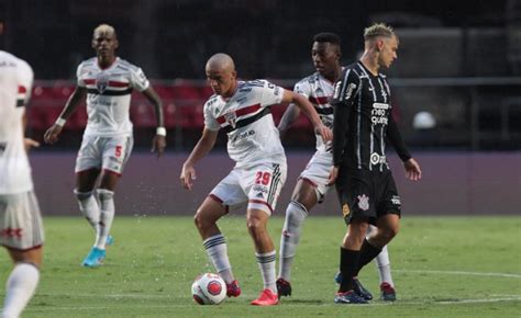 Corinthians ganha folga após derrota e se reapresenta nesta segunda