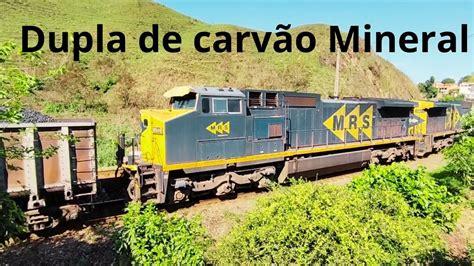 Trem Carregado de Carvão Mineral Passando na via Férrea em Volta do Rio