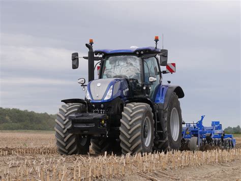 New Holland T7 300 LWB élargissement de la gamme Agrartechnik