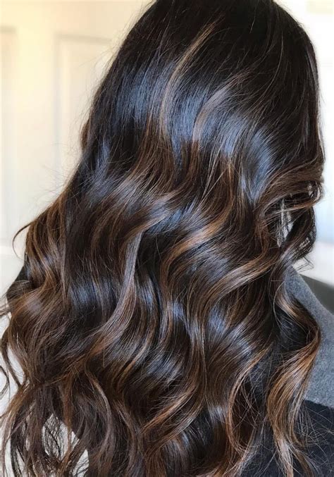 5 Tipos De Mechas Y Luces Para Cabello Negro Que Son Tendencia Este Verano Glamour