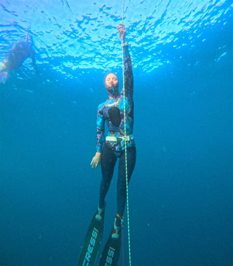 A Diver Completing A Free Immersion Dive With Freediving Gold Coast