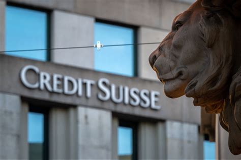 Las Acciones De Credit Suisse Caen Un 30 Mientras El Banco Recauda