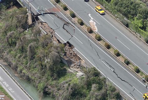 Terremotos no Japão deixam nove mortos e mais de cem feridos Mundo