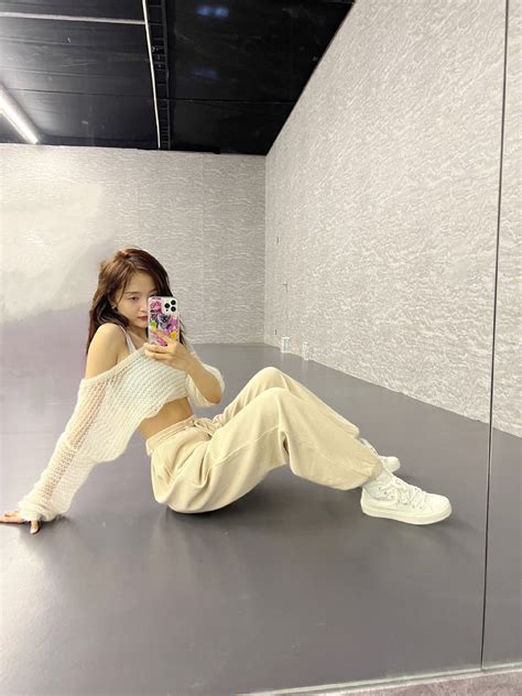 Wjsn Daily On Twitter Pic Xuanyi Weibo Update