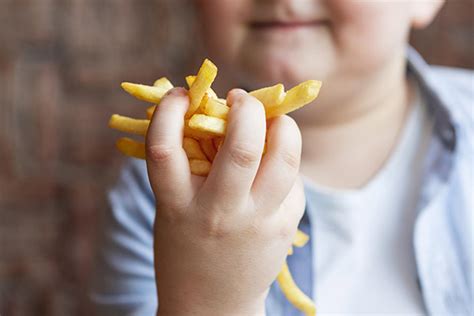 La importancia de las escuelas en la prevención de la obesidad infantil