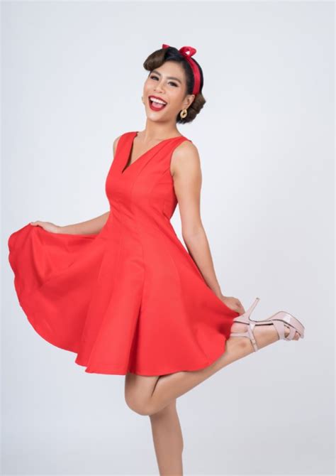 Venta Vestido Rojo Zapatos Blancos En Stock