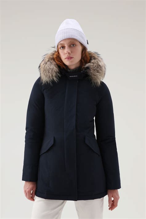 Verkehr Produktionszentrum Szene Woolrich Jacke Gr Nland Brennen Markt