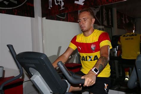 Interino realiza primeiro treino e Zé Love pede calma situação do