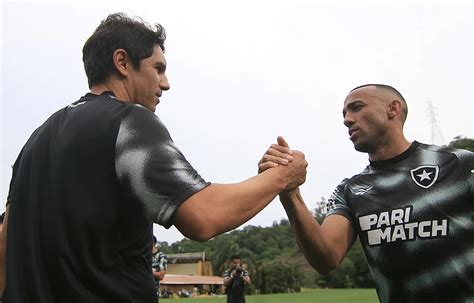 BotafogoDePrimeira Como o Botafogo fica nas mãos de Lúcio Flávio Veja