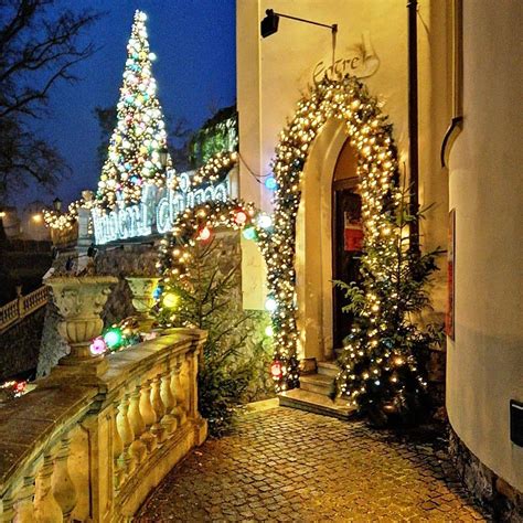 Solve Vánoční dům Karlovy Vary jigsaw puzzle online with 64 pieces