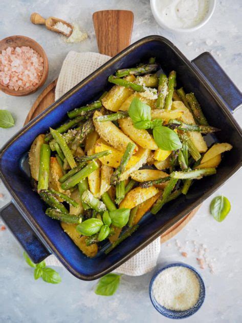 Grüner Spargel aus dem Ofen mit Parmesan Kartoffeln Backofen Rezept