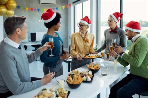 Comment organiser un repas de Noël en entreprise