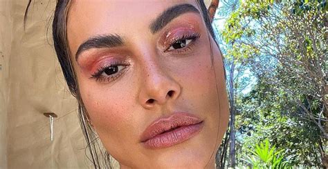 Sincerona Cleo abre o jogo sobre gravidez e revela insegurança O