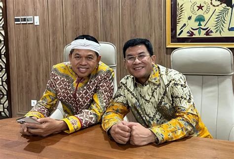 Dedi Mulyadi Erwan Setiawan Datangi KPU Jabar Pukul 15 00 WIB Lewati