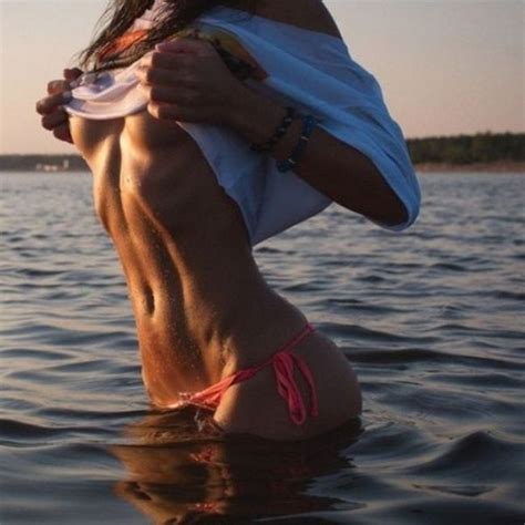 Fit And Sexy Girls Flaunt What They Ve Got 46 Pics