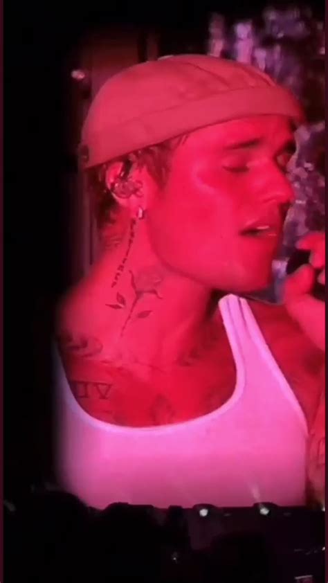 Justin Bieber Crew On Twitter Video Of Justin Bieber Performing Hold