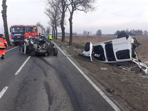 Tragiczny wypadek w Wielkopolsce nie zyją dwie osoby cztery pozostają