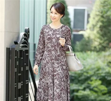 Top 6 xu hướng thời trang tuổi trung niên u50 quý phái và trẻ trung